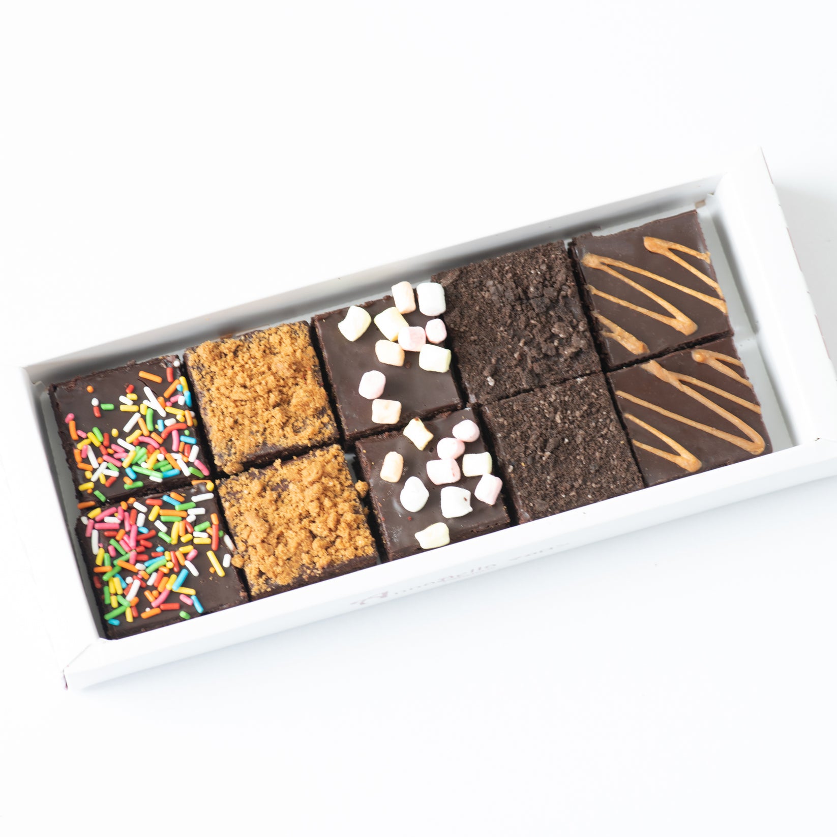 10 pcs Traditional Indian Wedding Couple Macarons in a Gift Box | Comp